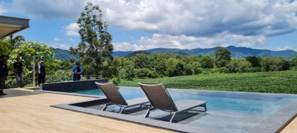 7 พูลวิลล่าเขาใหญ่ 20 คน บ้านพักหลังใหญ่ มีสระว่ายน้ำหรู